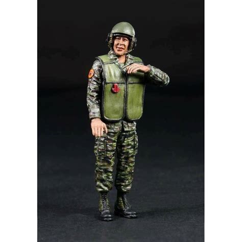 Rocmc Lvth6 Vehicle Crew Hobby Fan 748 135ème Maquette Char Promo