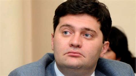 პოლიტიკოსობას არ ვაპირებ ნამდვილად არ არის ეგ ჩემი საქმე ბაჩო