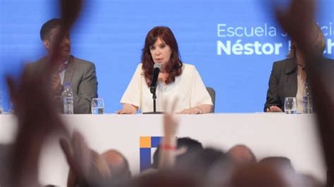 Cristina Kirchner Presente En El Acto De 25 De Mayo Su Objetivo
