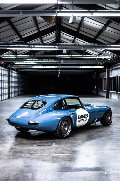 Worlds First Twin Engine 350z Meets 2jz E Type At Sema Autoevolution