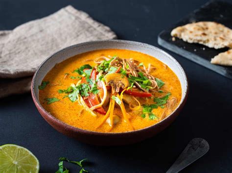 Spicy Asiatisk Grønnsakssuppe Med Nudler Oppskrift Menyno Recept Asiatisk Mat Middag Mat