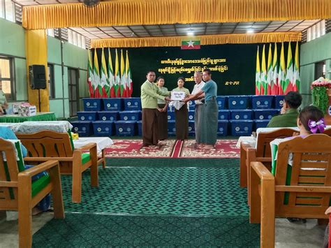 ကျောက်တော်မြို့နယ်ရှိ ယာယီခိုလှုံရာစခန်းမှ နေရပ်ပြန်မည့်ပြည်သူများအား