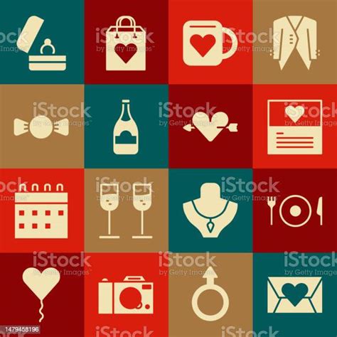 발렌타인 데이 하트 접시 포크와 나이프 인사말 카드 커피 컵 샴페인 병 나비 넥타이 결혼 반지 및 Amour 화살표 아이콘으로 봉투를 설정합니다 벡터 3월에 대한 스톡 벡터