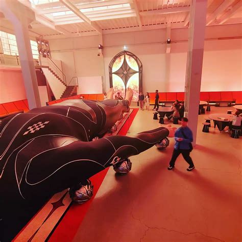 젠틀몬스터 성수동 팝업스토어 모티브 이펙트