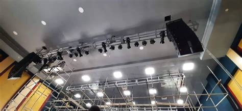 La208 Active Line Aarray Sound System Installed In An Auditorium
