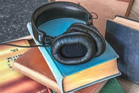 The Difference Between Translator And Interpreter Jinyu Translation