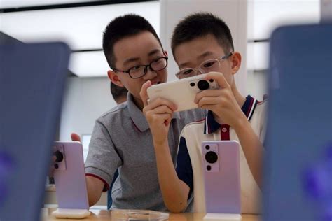 Chinas New Cyber Safety Rules To Protect Minors Put Burden On Internet