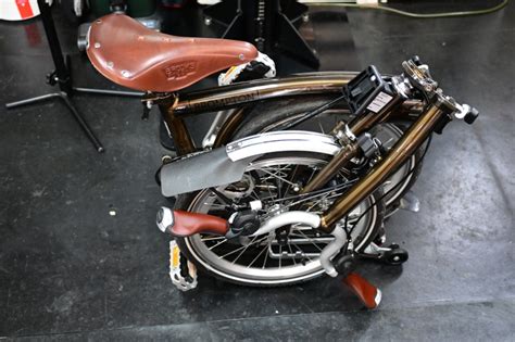 전북브롬톤 브롬톤 바이크펀 리어프레임 가드 브롬톤 정품 쿼드락 폰 마운트 장착 전북 브롬톤 옵션부품 업그레이드 브롬톤 튜닝 경량화 전문점 바이크박스인후점