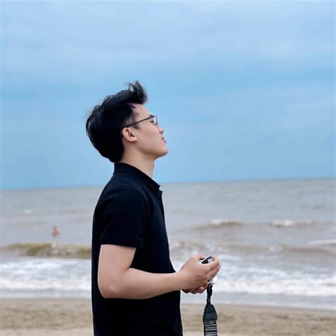 Khanh Kim Ding • Threads Say More