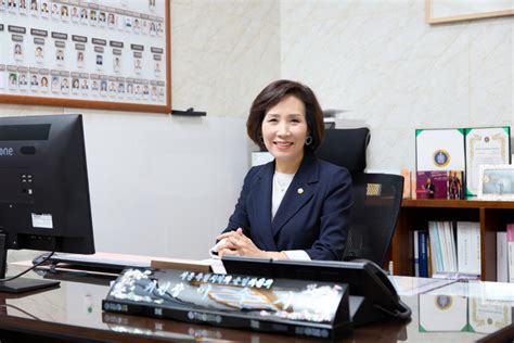 요즘 같은 시대에 65세가 노인 노인 연령 기준 높이자”