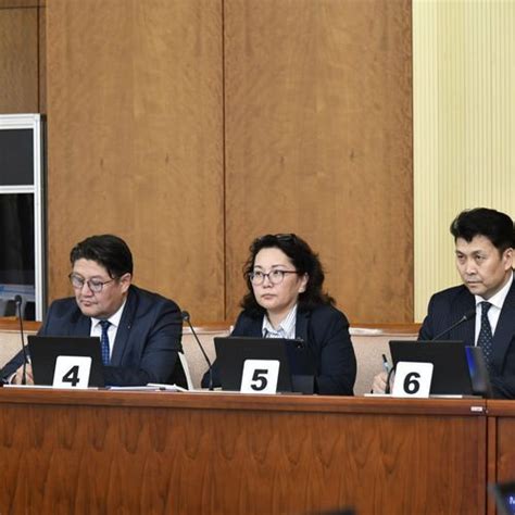 Л Золзаяа Ц Амартөгс Б Төгсцэнгэл нарыг Төрийн албаны зөвлөлийн гишүүнээр томилов