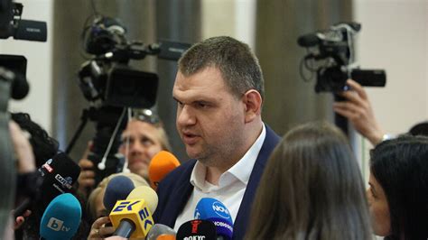 Пеевски след среща с Петков Целта е общ проект за конституционни промени Nova