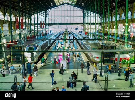 Paris France Crowd Passengers Waiting Inside French Train Station