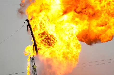Massive Pipeline Fire Engulfs La Porte Evacuations Ordered The Massive Pipeline Fire Engulfs La Porte Evacuations Ordered The