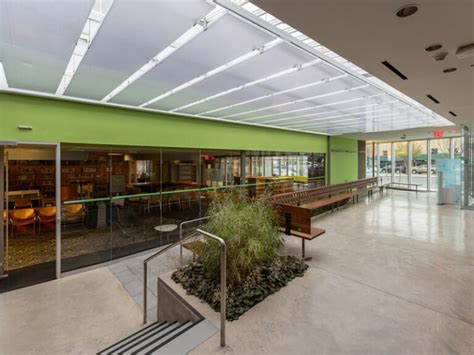 Unique Applications Of Polycarbonate In Architecture And Examples