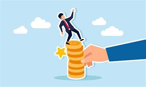 한 사업가가 손에 의해 손상된 달러 동전 더미 위에 서서 균형을 잡으려다가 실수로 별을 떨어뜨렸는데 이는 재정적 불안정으로 인해 품질이 떨어졌음을 나타냅니다 개발에 대한