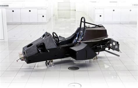 Controverse Quelle écurie De F1 A Produit Le Premier Châssis En