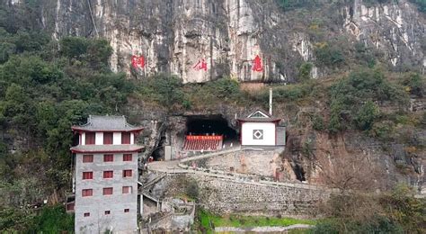 微生物群集，藏酒圣地——不可复制的国帅·龟仙洞 中国地大物博，各种千姿百态的溶洞数不胜数，用溶洞藏酒的酒企也不在少数。然而，因种种因素限制，在