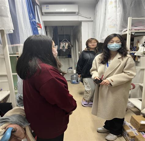 一院一品党员先锋计划之学生党员进寝室八十一 法学院