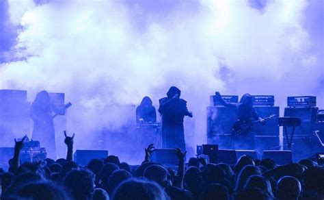Sunn O Meets Earth Experimental Drone Metal Band Sunn O Goes