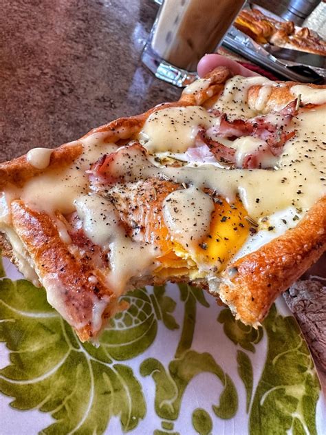Eggs Benedict Breakfast Pastry The Tipsy Housewife