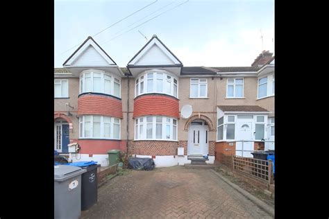 London 4 Bed Terraced House Dimsdale Drive Nw9 To Rent Now For £