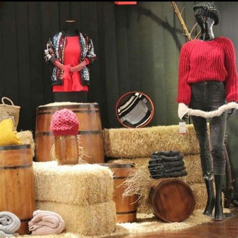 ملابس كاجول