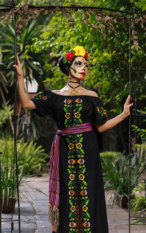 Calavera Catrina 가을 구슬 목걸이 귀걸이 꽃 머리 장식 다채로운 디아 데 로스 미아 테스 떨어지다 메이크업 아트 멕시코 멕시코 문화 멕시코