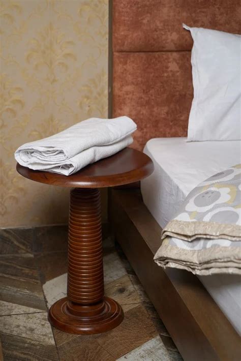 Round Mango Wood Premium Classy Side Table Without Storage At Rs 2799