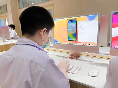จะ Xcode หรือ Coding เราก็รันได้ใน Iphone Ipad ง่าย ๆ โดย Apple จัดให้ ภาพบรรยากาศ เมื่อวันที่