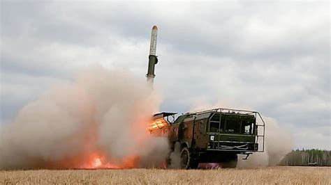 Russian Iskander Missile Strike Takes Out Ukrainian Armored Vehicles