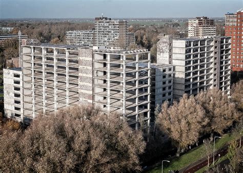 Wachten op woningen: Terra Nova is voorlopig nog enkel een betonnen ...
