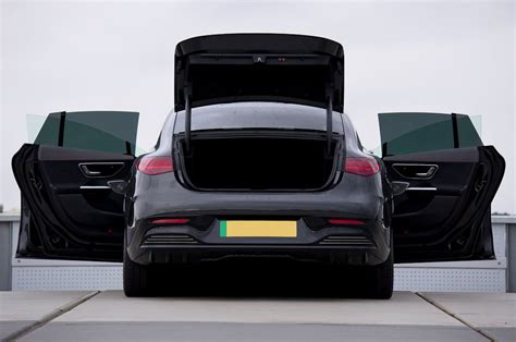 현대 고급 전기 자동차의 후면 모습 · 무료 스톡 사진