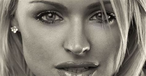 Wallpaper World Ali Sonoma