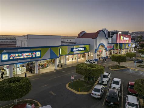 Jacarandas Plaza Sendero