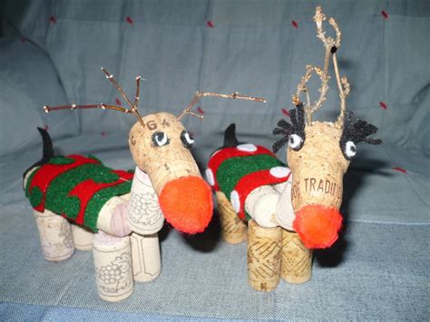 Diy Christmas Crafts How To Make A Cork Craft Reindeer Wine Cork