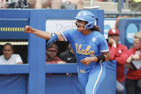 Ucla Softball Slugger Maya Brady Steps Into Leading Role Los Angeles