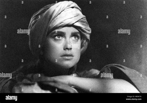 Alien From L A Kathy Ireland 1988 C Cannon Films Courtesy Everett