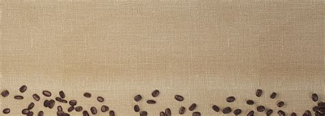 굵은 베옷 배경에 뜨거운 커피 콩 배경 연기 볶은 커피 원시 커피 콩 아라비카 로부스타 3d 그림 위에서 보기 0명에 대한 스톡