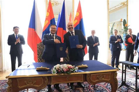 Монгол Улс Бүгд Найрамдах Чех Улс нэн ховор хавтгай тэмээг хамгаалахад хамтран ажиллана
