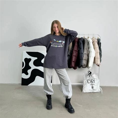 Костюми худі пуховики жилетки Світшот «Незалежність 2000 грн S M L Xl Xxl Колір