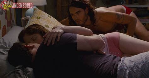 Naked Elisabeth Moss In Get Him To The Greek