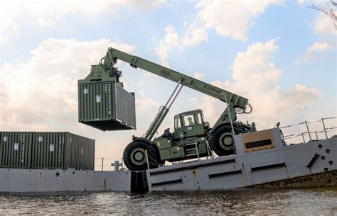 Usmc Rough Terrain Container Handler Reaches Full Production World Truth