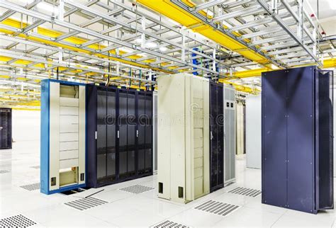 Equipo De Telecomunicaciones En El Cuarto Imagen De Archivo Imagen De