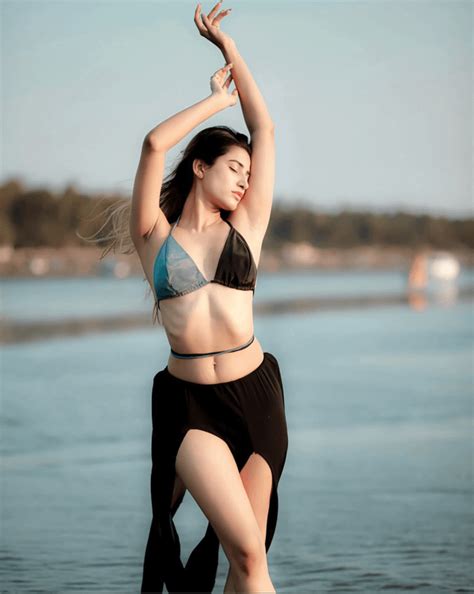 Aishwarya Bhosale R Crazypits