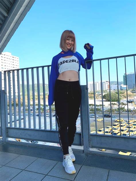 星采星和醫美 蕭小m今天到星和醫美診所美一波 施打最新”鳳凰電波” 縮小臉讓我更照”騙” 感覺會回到18歲😎