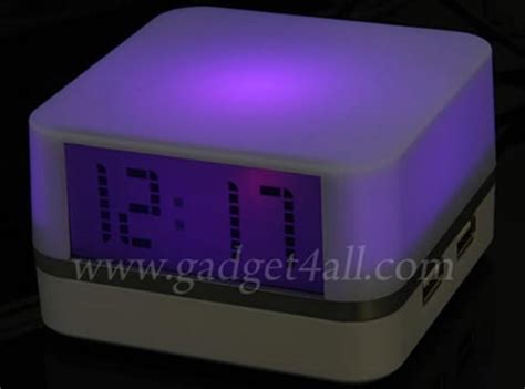 Moody Clock USB Hub GeekAlerts