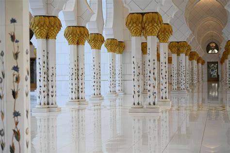 Hristijan Во рамките на официјалната посета на ОАЕ заедно со владината делегација ја