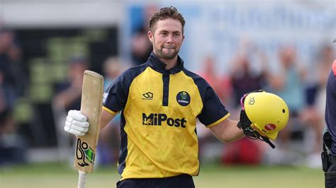 Byrom And Gorvin Lead Glamorgan To Third Win Bbc Sport