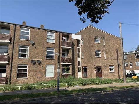 Pilgrims Hatch Brentwood 1 Bed Flat Wealdon House Cm15 To Rent